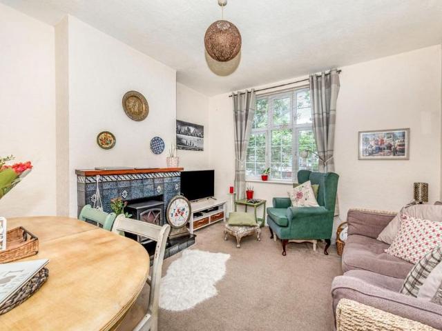 3 bedroom flat to rent