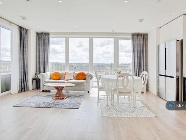 3 bedroom flat to rent