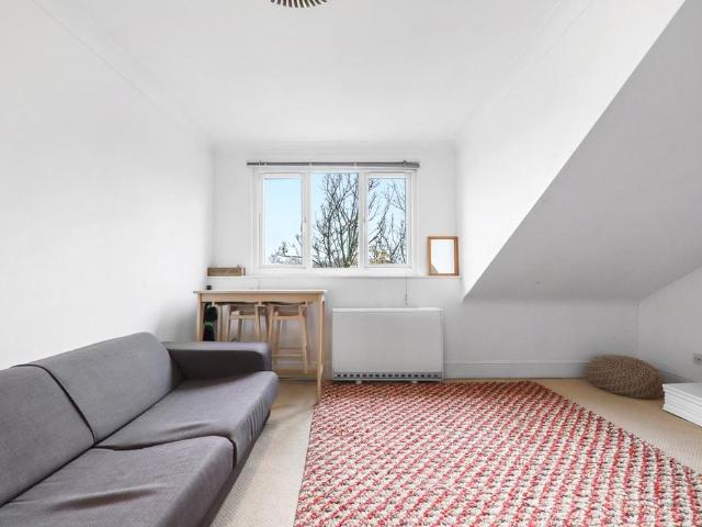 3 bedroom flat to rent