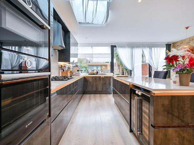 3 bedroom flat to rent