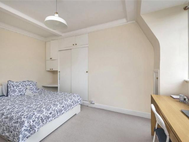 3 bedroom flat to rent