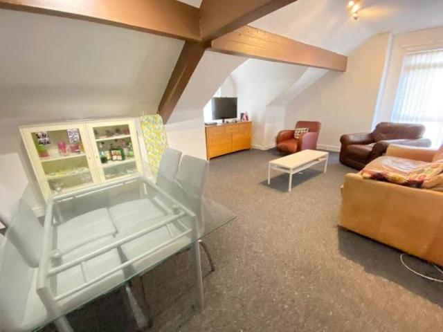 3 bedroom flat to rent