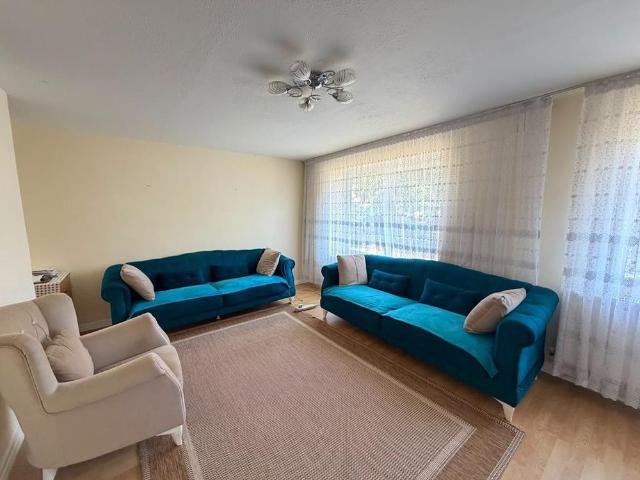 3 bedroom flat to rent