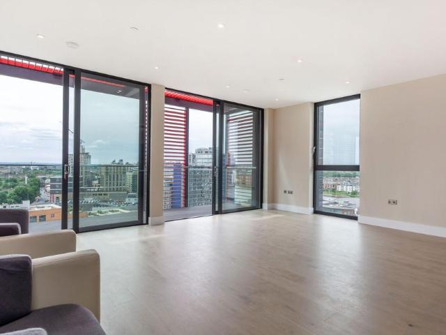 3 bedroom flat to rent