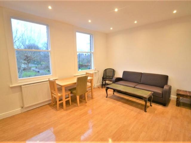 3 bedroom flat to rent