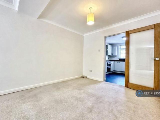 3 bedroom flat to rent
