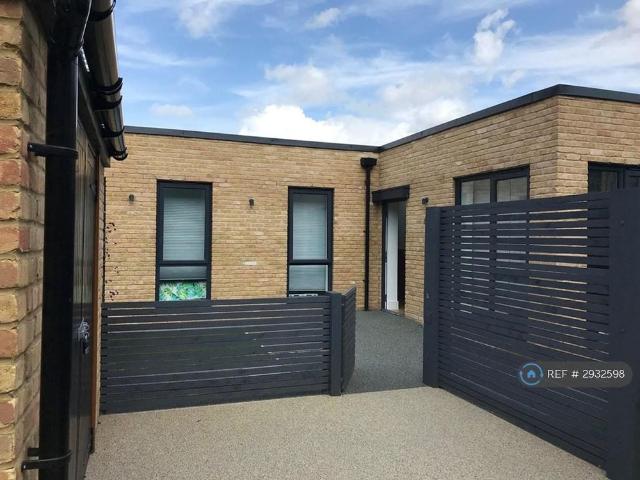 3 bedroom flat to rent