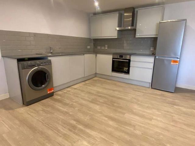 3 bedroom flat to rent