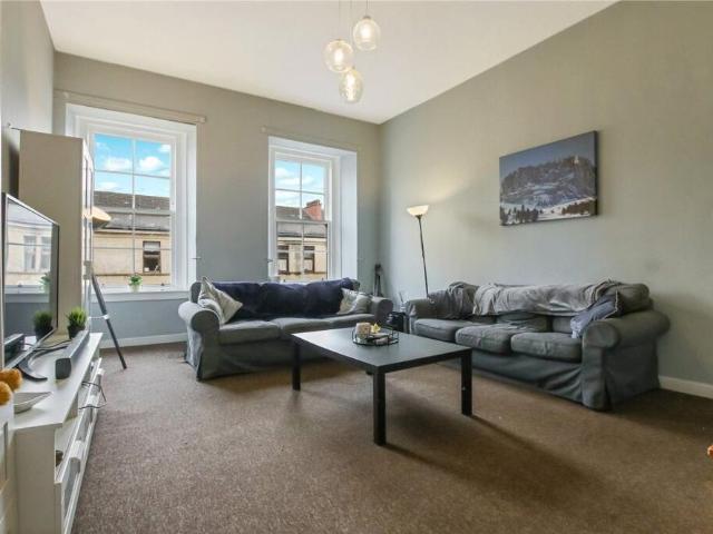 3 bedroom flat to rent