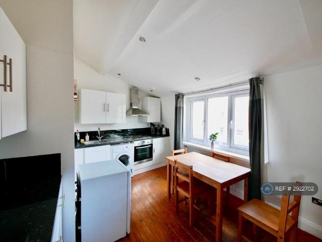 3 bedroom flat to rent