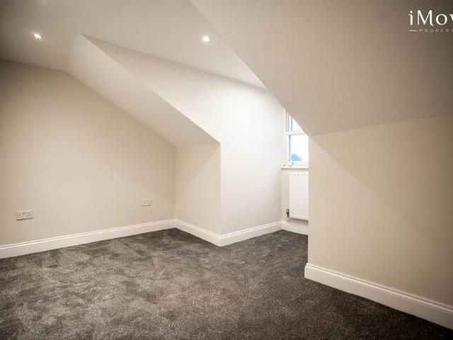 3 bedroom flat to rent