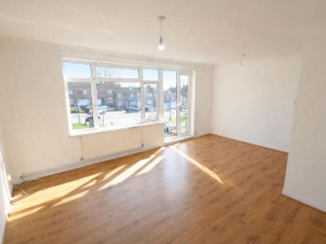 3 bedroom flat to rent