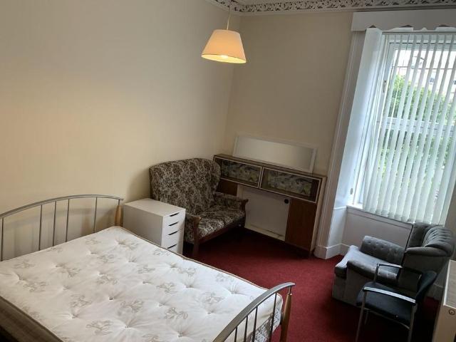 3 bedroom flat to rent