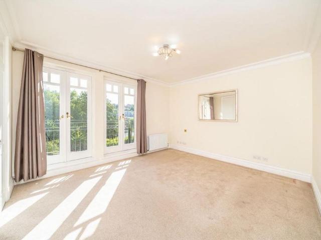 3 bedroom flat to rent