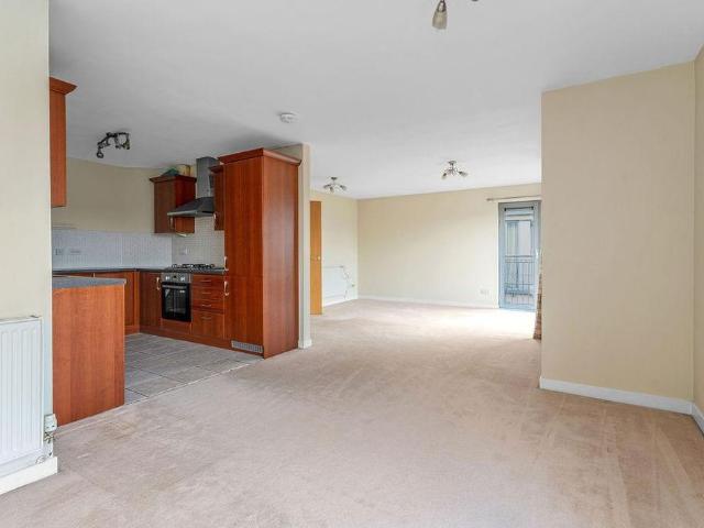 3 bedroom flat to rent