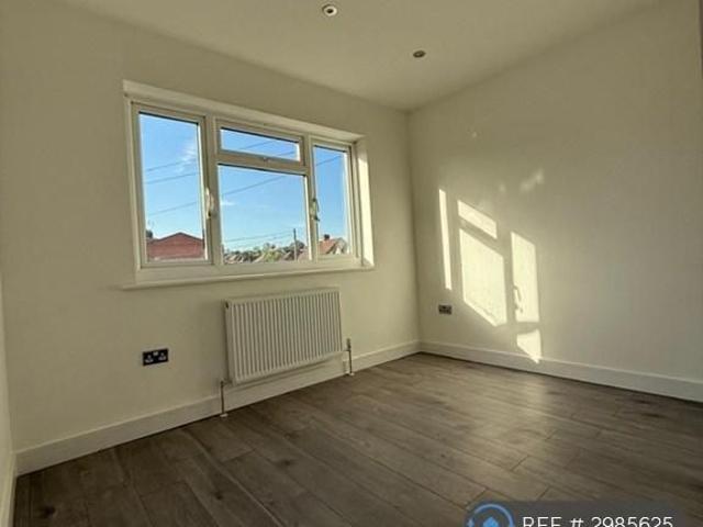 3 bedroom flat to rent
