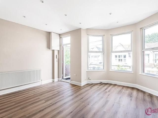 3 bedroom flat to rent