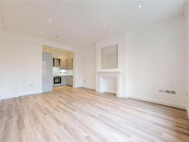 3 bedroom flat to rent