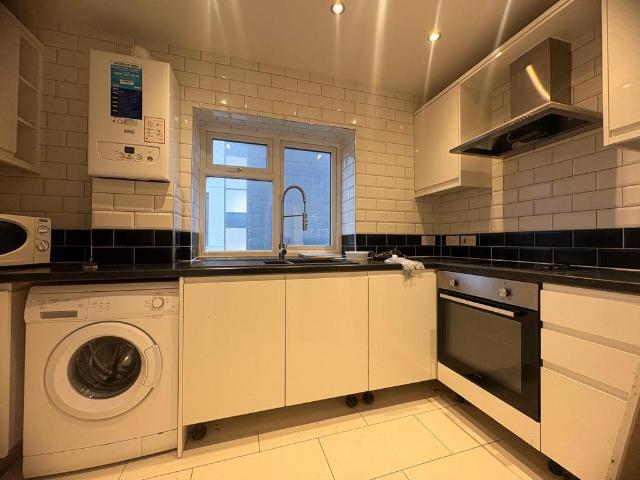 3 bedroom flat to rent