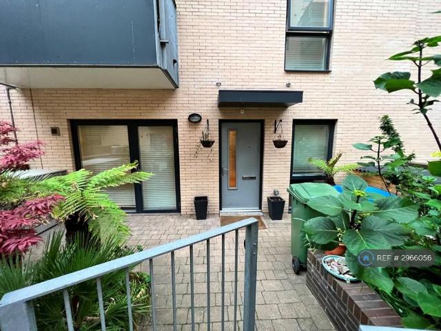 3 bedroom flat to rent