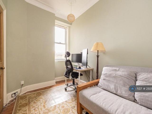 3 bedroom flat to rent