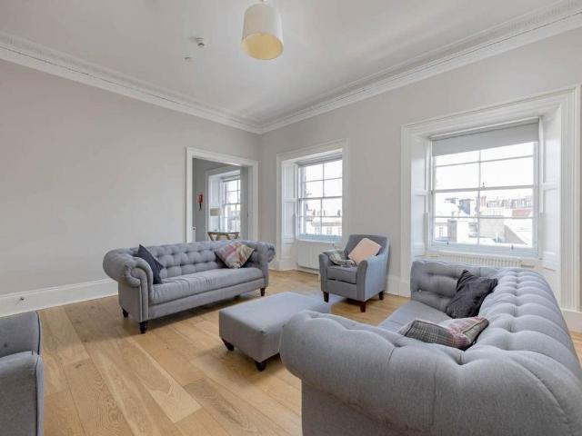 3 bedroom flat to rent