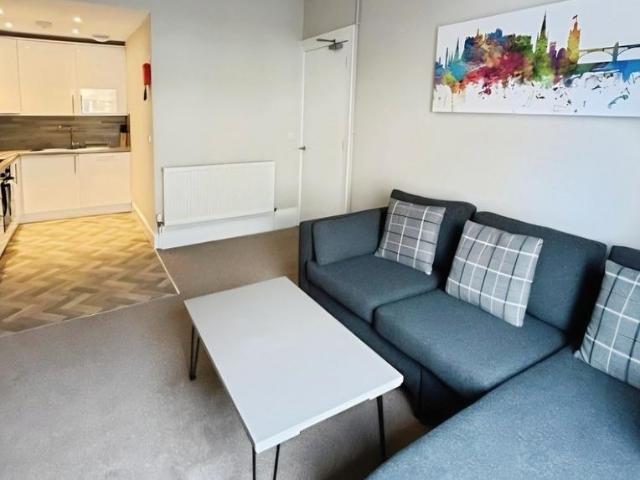 3 bedroom flat to rent