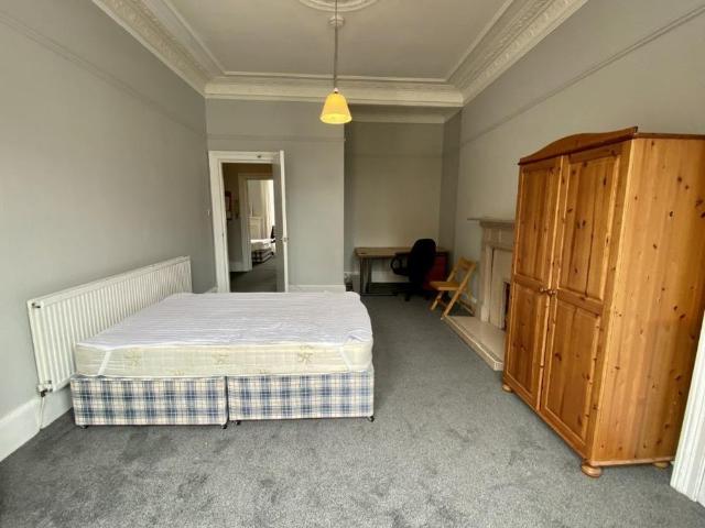 3 bedroom flat to rent