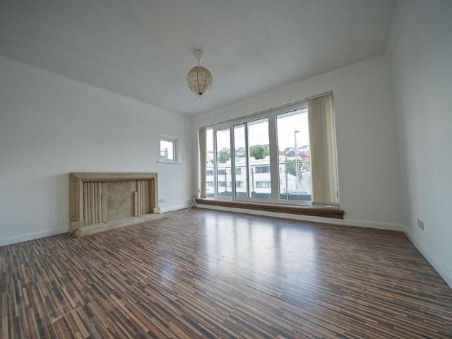 3 bedroom flat to rent