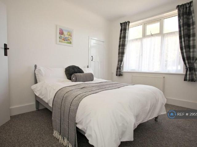3 bedroom flat to rent