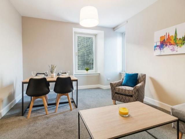 3 bedroom flat to rent