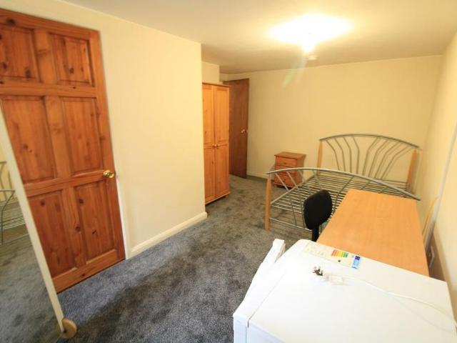 3 bedroom flat to rent