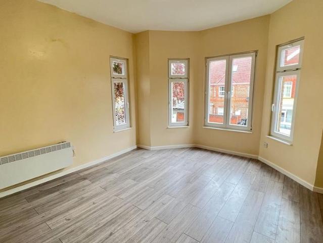 3 bedroom flat to rent