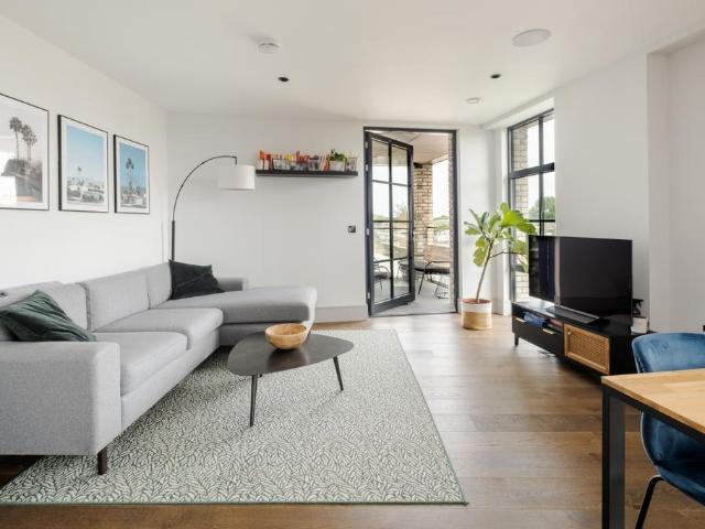3 bedroom flat to rent