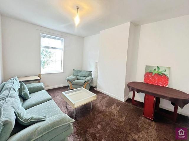 3 bedroom flat to rent