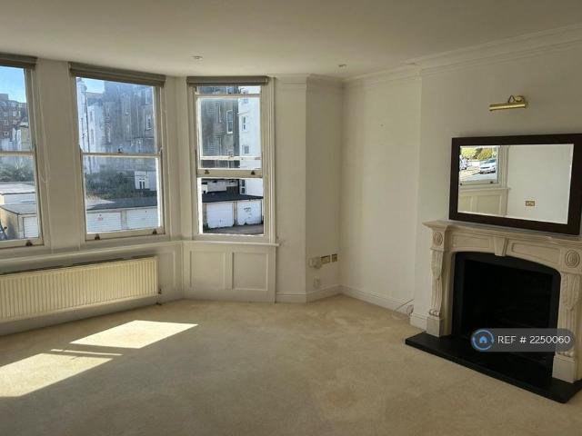 3 bedroom flat to rent