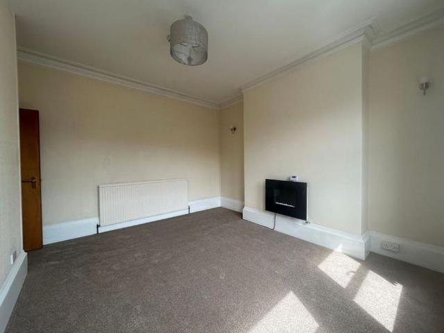 3 bedroom flat to rent