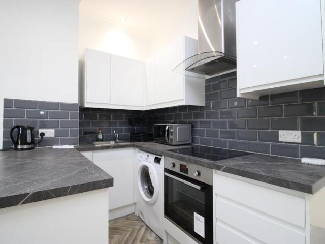 3 bedroom flat to rent