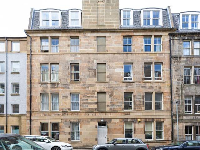 3 bedroom flat to rent