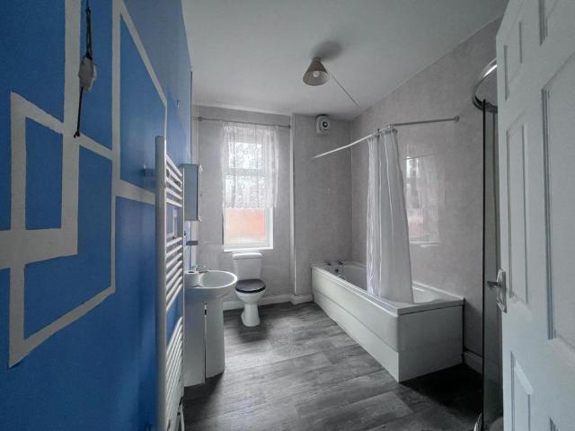 3 bedroom flat to rent