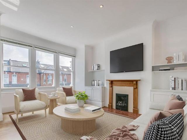 3 bedroom flat to rent