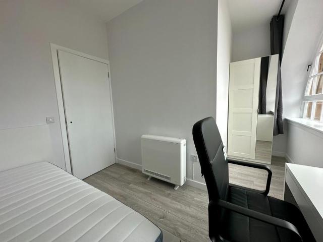 3 bedroom flat to rent
