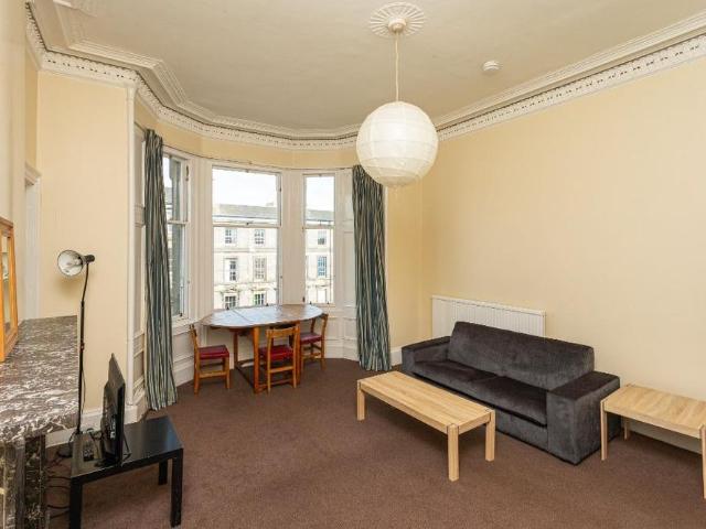 3 bedroom flat to rent