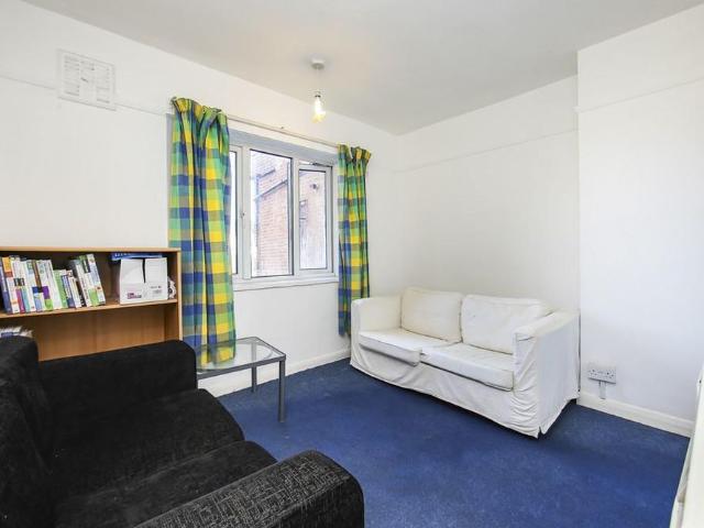 3 bedroom flat to rent