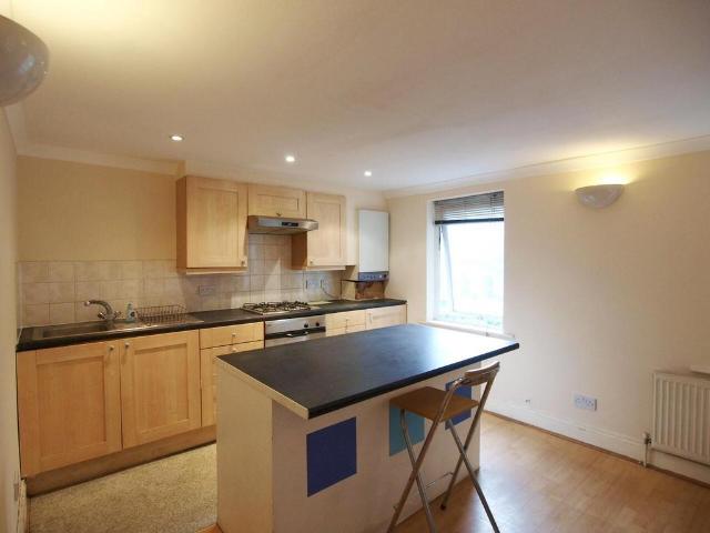 3 bedroom flat to rent