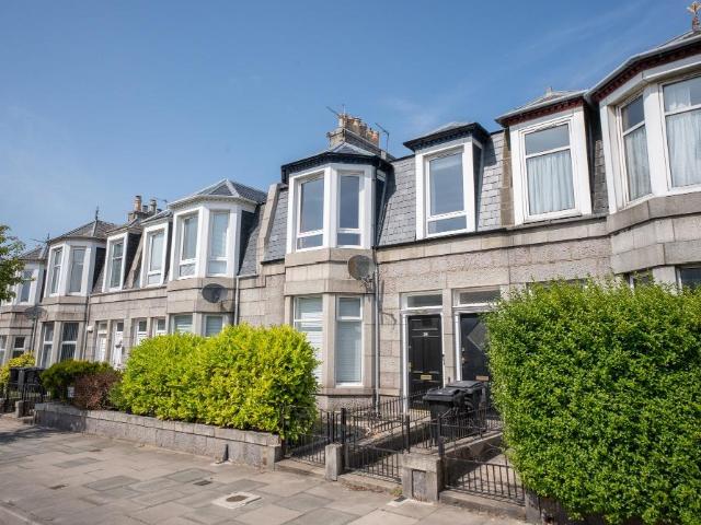 3 bedroom flat to rent