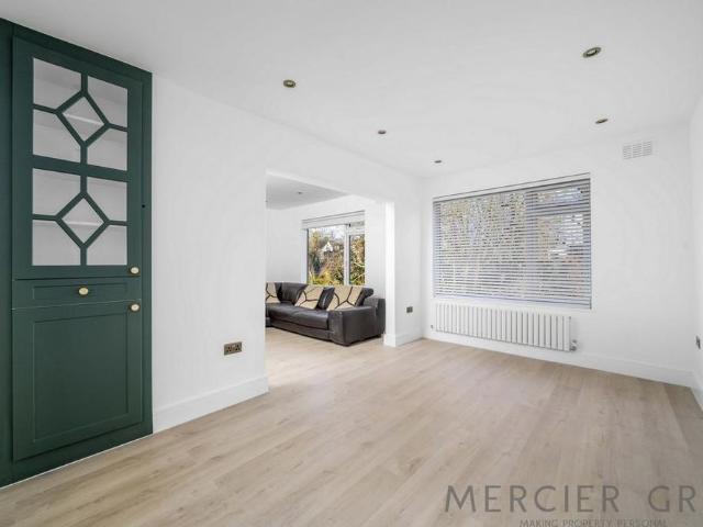 3 bedroom flat to rent