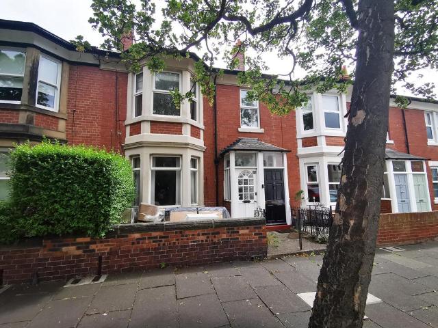 3 bedroom flat to rent