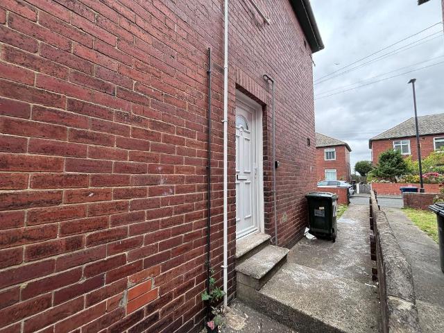 3 bedroom flat to rent