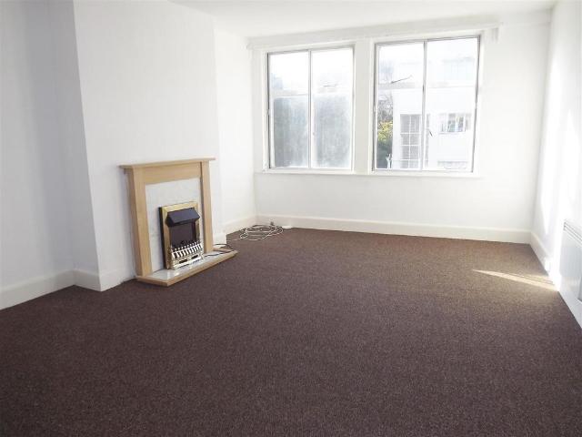 3 bedroom flat to rent